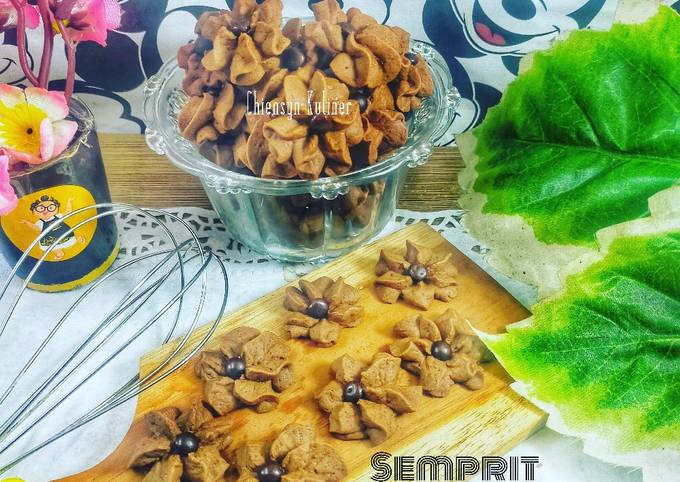 Resep Semprit Sagu Coklat oleh Chiensyn Kuliner - Cookpad