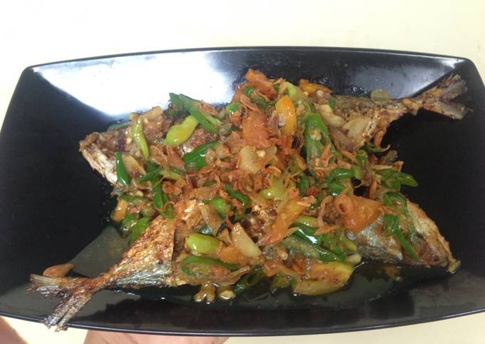 Resep Ikan Bawal Cabe Ijo oleh WetikTya - Cookpad Resep Ikan Bawal Cabe Ijo oleh WetikTya - Cookpad