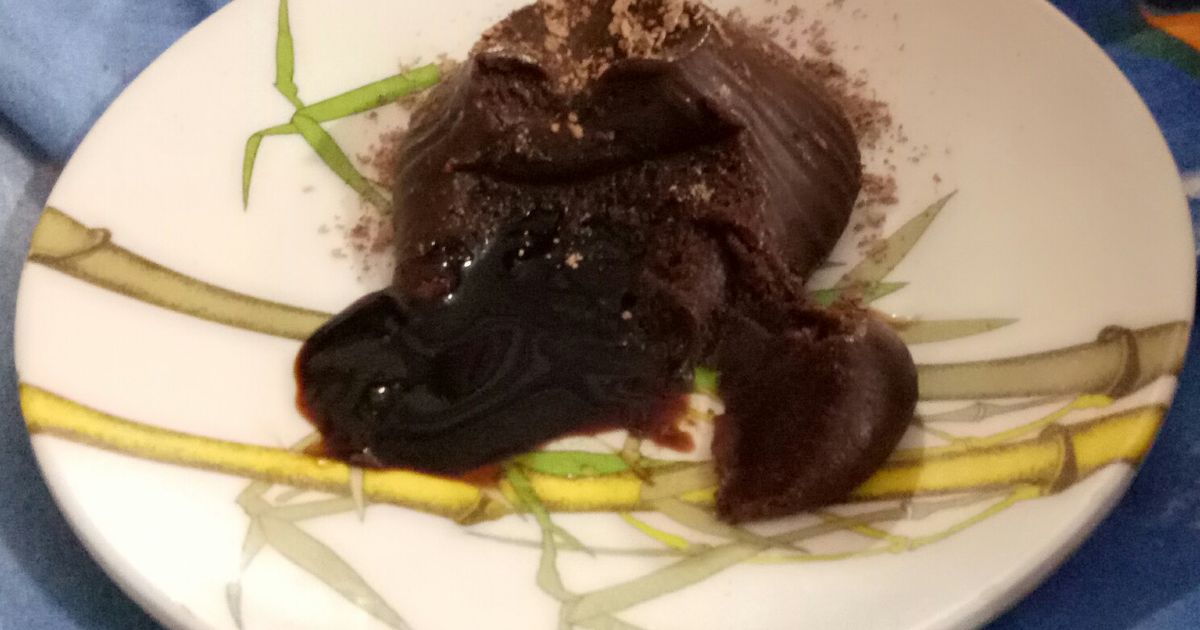 Choco Lava Cake Recipe by Yadnya Desai - Cookpad