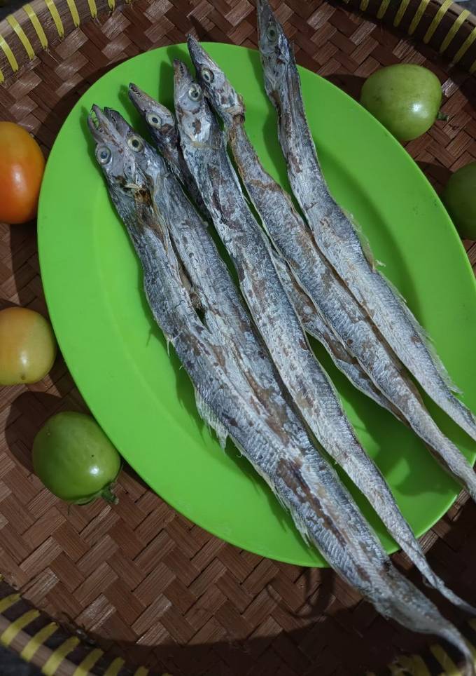 Resep Ikan Asin Layur Goreng Kriuk oleh Mak_Aneen - Cookpad