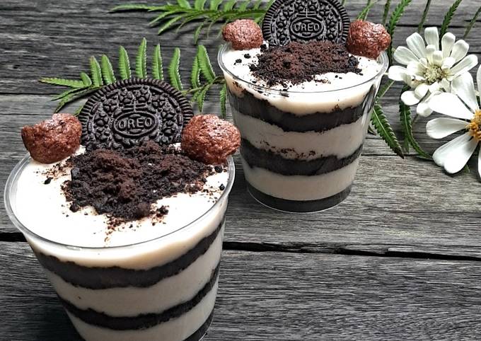 Resep Cheese Cake Oreo Lumer Cup oleh HerlinaCs Lim - Cookpad