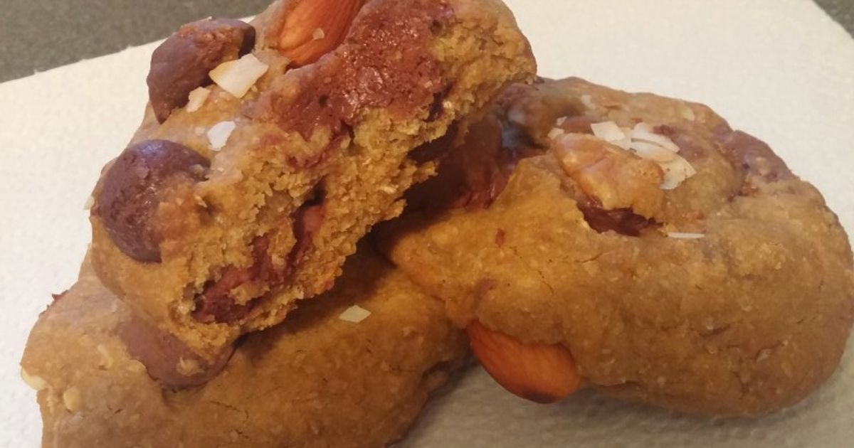 Choc Nut Cookies Recipe by Lena Randall - Cookpad