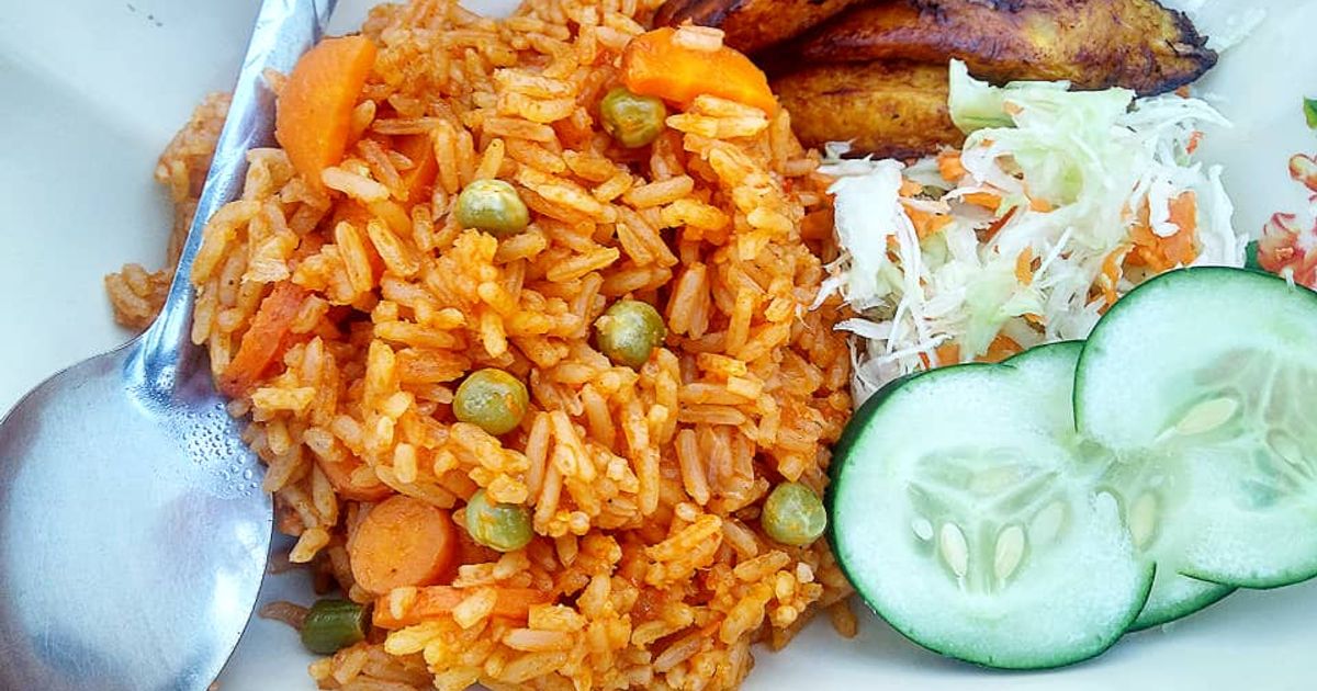 Vegetable Jollof Rice Recipe by Khayrat's Kitchen& Cakes - Cookpad