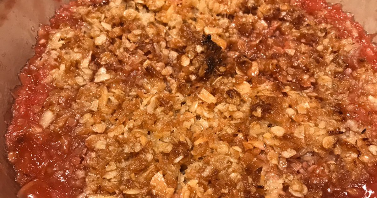 Rhubarb Flumble (Flapjack+Crumble) Recipe by Gaia Riva - Cookpad
