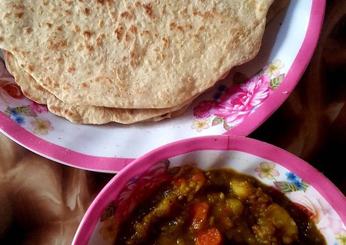 Roti and curry potatoes stew Recipe by aisha Muhammad (Ummusuhailah ...