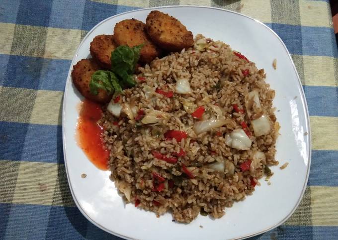 Resep Nasi Goreng Nugget oleh Tsani Marzuqotul Ilmiyah - Cookpad