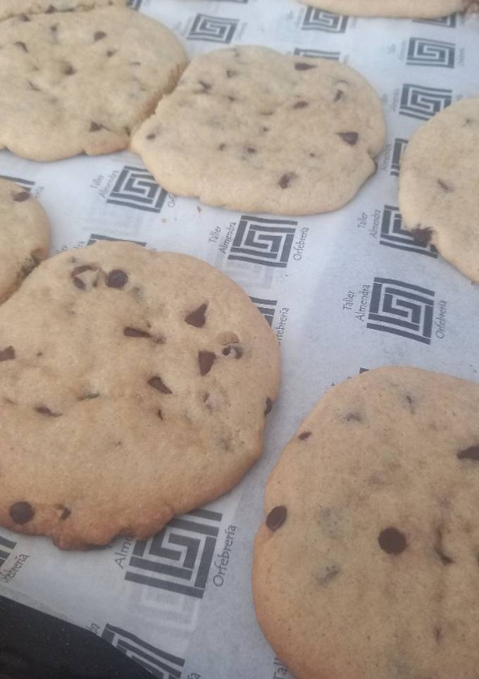 Galletas con chips de chocolate Receta de Almendra Miranda- Cookpad