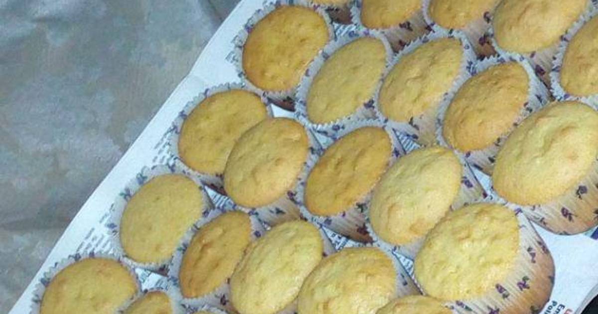 Vanilla cupcakes Recipe by Aisha jaafar - Cookpad