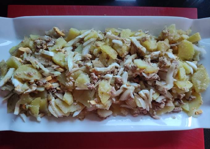 Ensalada De Patata Huevo Duro Atún Y Cebolla Receta De Maribel Cookpad