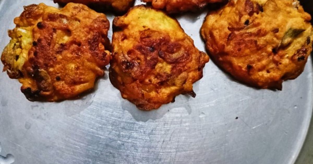 Atanu Bhattacharjee দ্বারা পেঁয়াজি (Peyaji Recipe In Bengali) রেসিপি ...