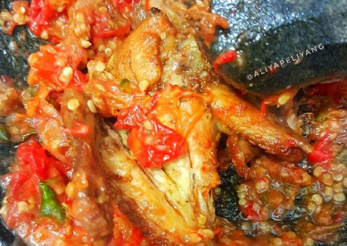 Resep Ayam penyet oleh Aliya - Cookpad