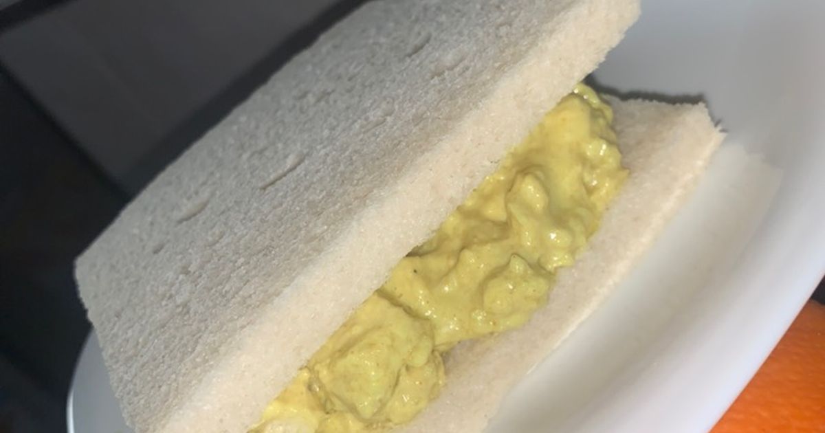 Sándwich Pollo Y Curry (Estilo Rodilla) Receta de Ruth Priego