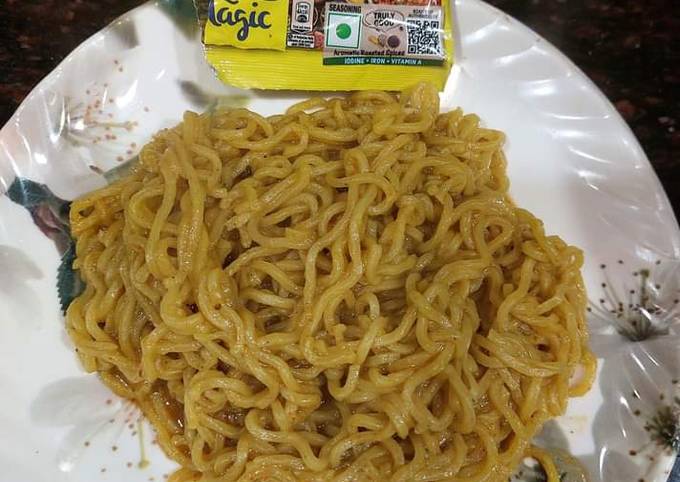 Instant Maggi Recipe by shmi kaur - Cookpad