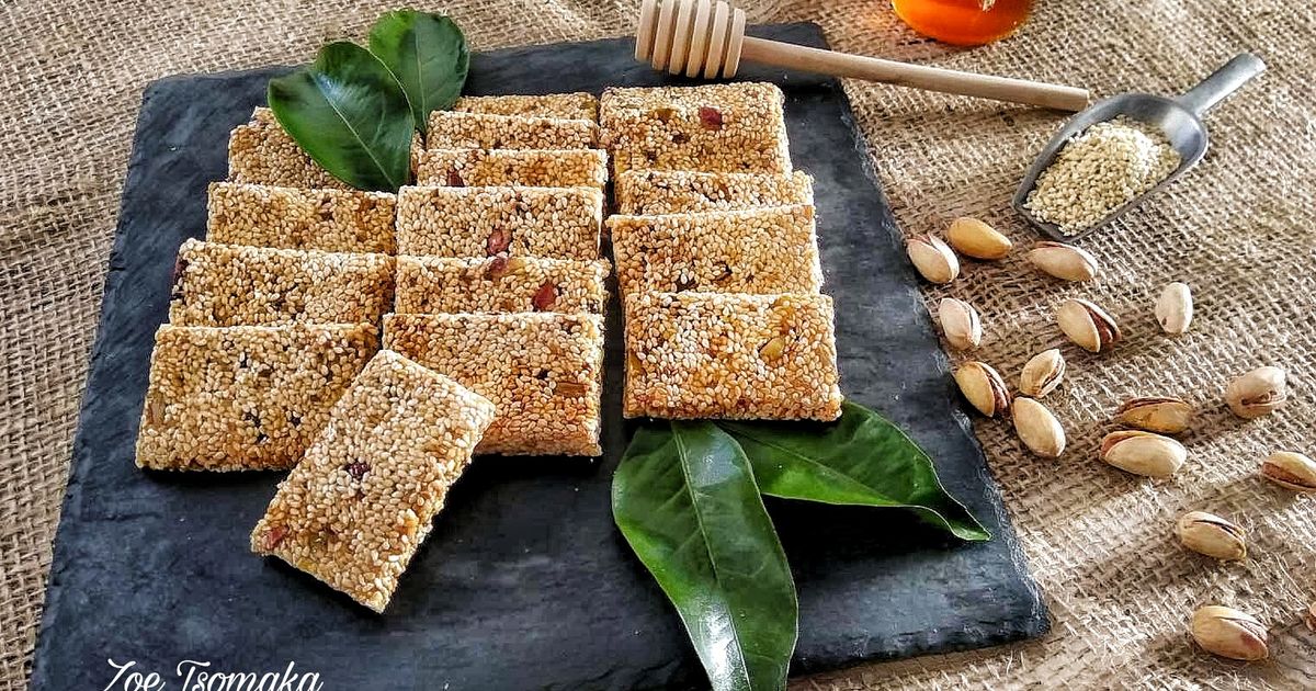 Παστέλι με φιστίκια Αιγίνης, σουσάμι και μέλι Συνταγή από τον/την Zoe ...