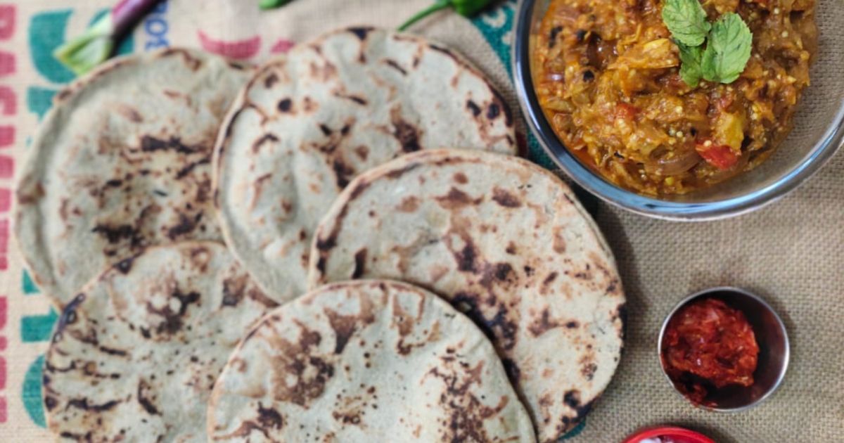 Ola Rotla Ll Baingan Ka Bharta Or Bajre Ki Roti Recipe by Janvi Joshi ...