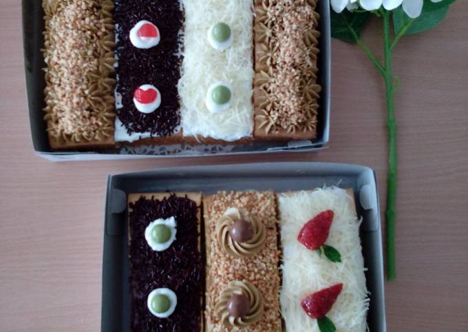 Resep Cake Potong Hias oleh Kitchen And Me - Cookpad