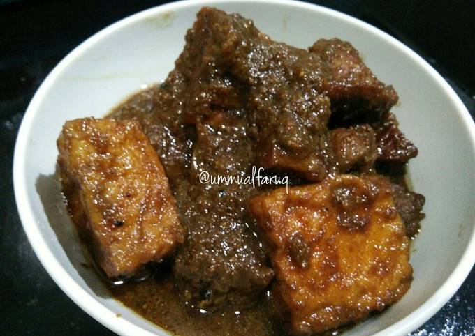 Resep Semur Daging dan Tahu Goreng (kuah kental) oleh Ummu Alfaruq ...