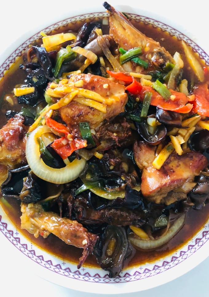 Resipi Ayam kicap cendawan hitam oleh Nurul Huda - Cookpad