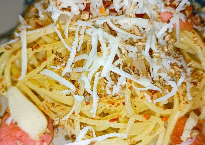Resep Spaghetti Aglio Olio Sosis oleh Umi Nurmasithoh - Cookpad