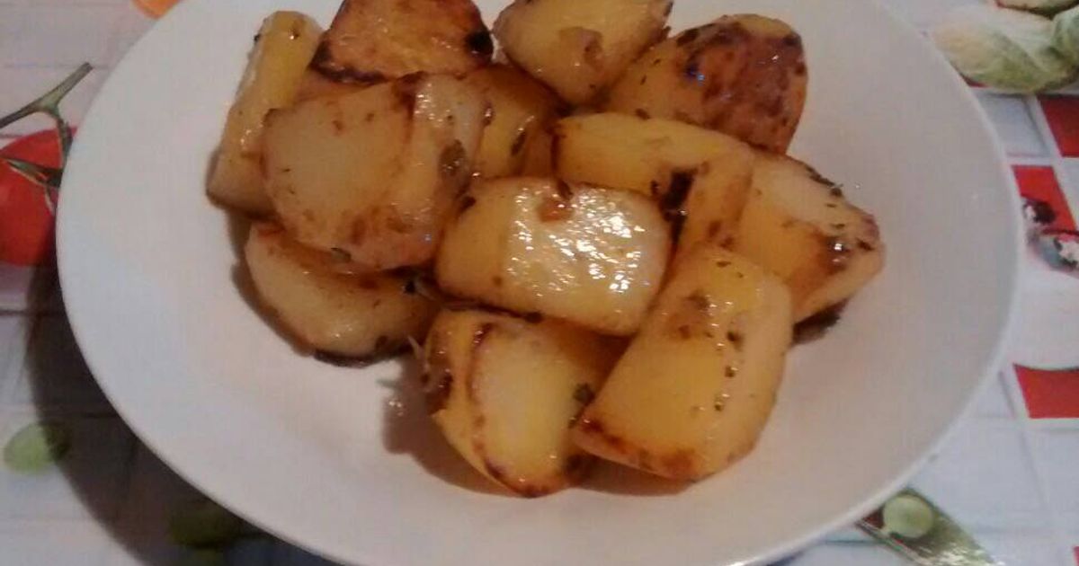 Papas Sudadas Con Orégano Receta de Betsabé Irene Valor Cásseres- Cookpad