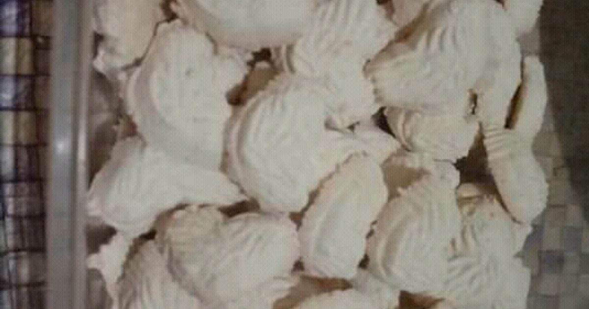 Resep kue bangket 1/2 kg sagu rumahan enak dan mudah - Cookpad