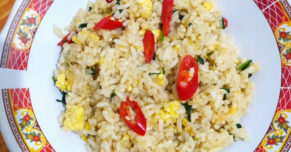 Resep Nasgor resto kesukaan anak oleh Magisa - Cookpad