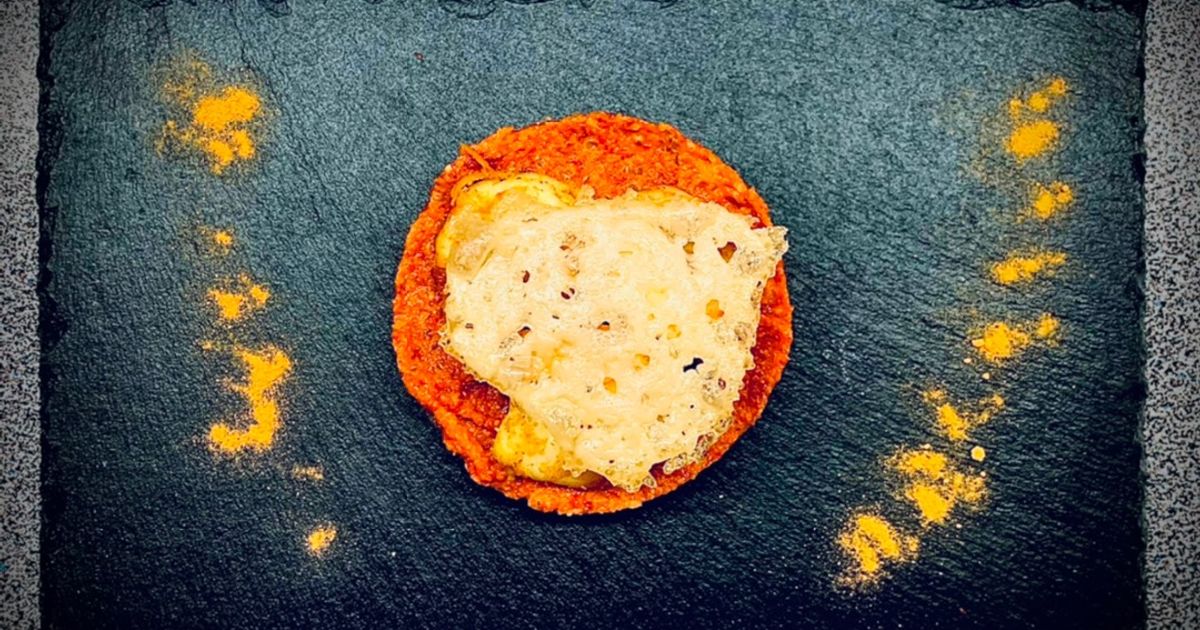 Scampis Au Curcuma Sur Galettes De Quinoa Et De Tapenade De Poivron ...