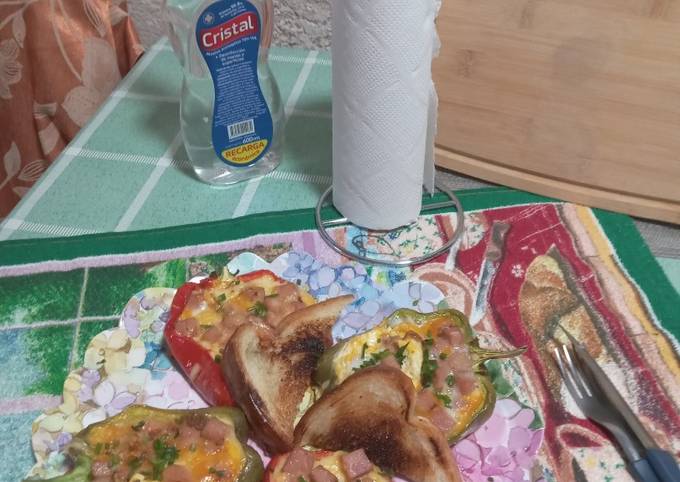 Morrones Rellenos con huevo jamón y queso Receta de Maria Porcal- Cookpad