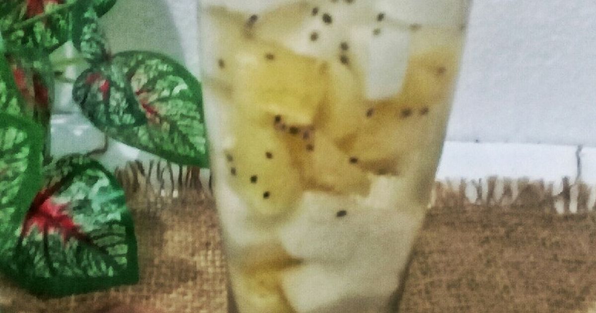 Resep Es Nanas Jelly Nata De Coco Selasih oleh farida Sulthan 🇮🇩 (IG. Malika02782) - Cookpad
