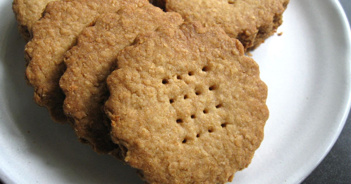 Wholemeal Sweet Biscuits Recipe by Hiroko Liston - Cookpad