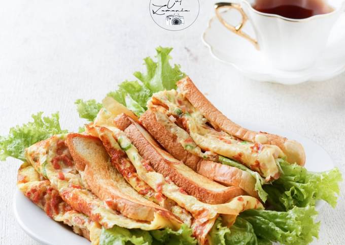 Resep Roti John kreasi roti tawar oleh cutzamania - Cookpad