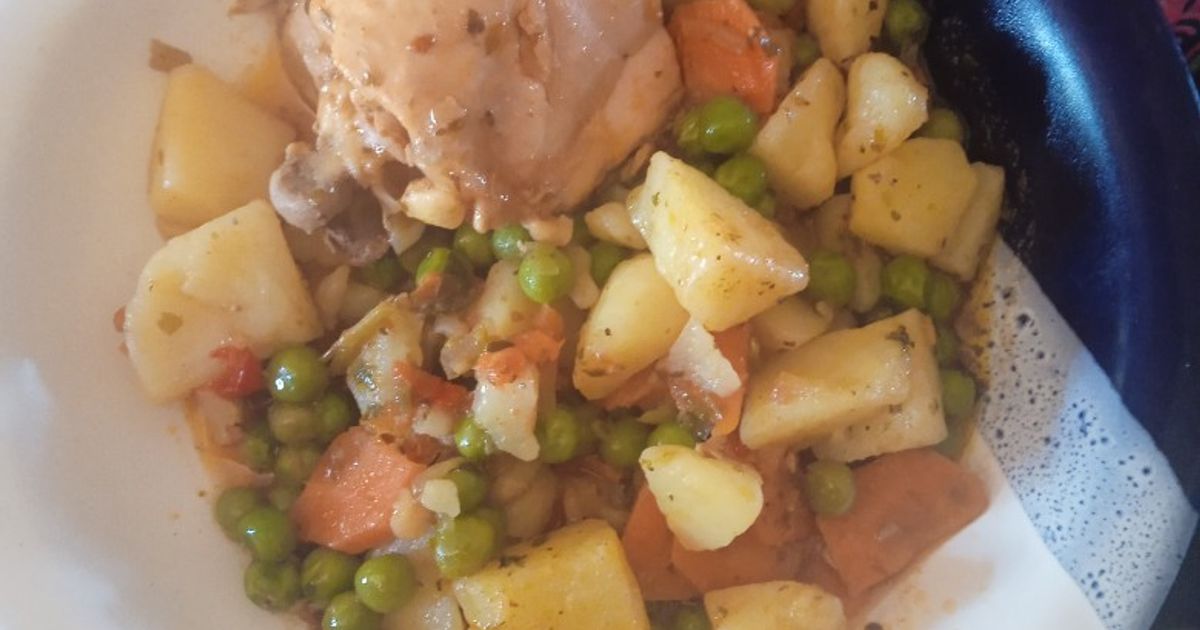 Pollo Estofado Con Arvejas Y Papas Receta de Ana TECHERA- Cookpad