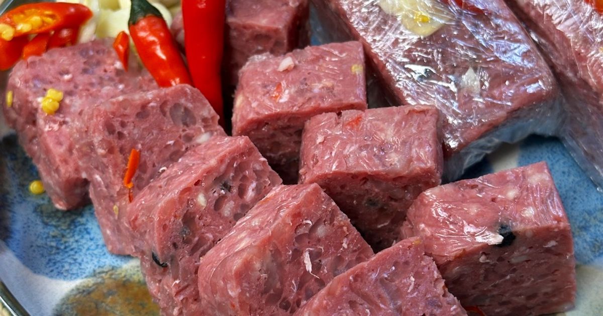 Vietnamese Fermented Sour Meat (Beef) | Nem Chua Bò Recipe by Quoc ...