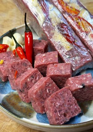 Vietnamese Fermented Sour Meat (Beef) | Nem Chua Bò Recipe by Quoc ...