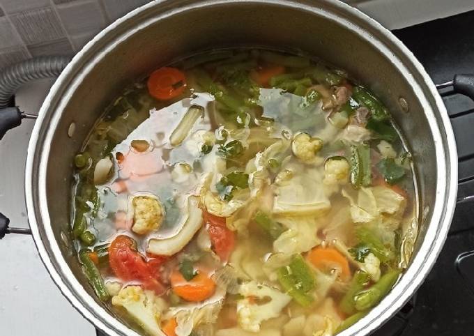 Resep Sup Ayam Kol Wortel Buncis Burkol oleh Anis Sulastri - Cookpad