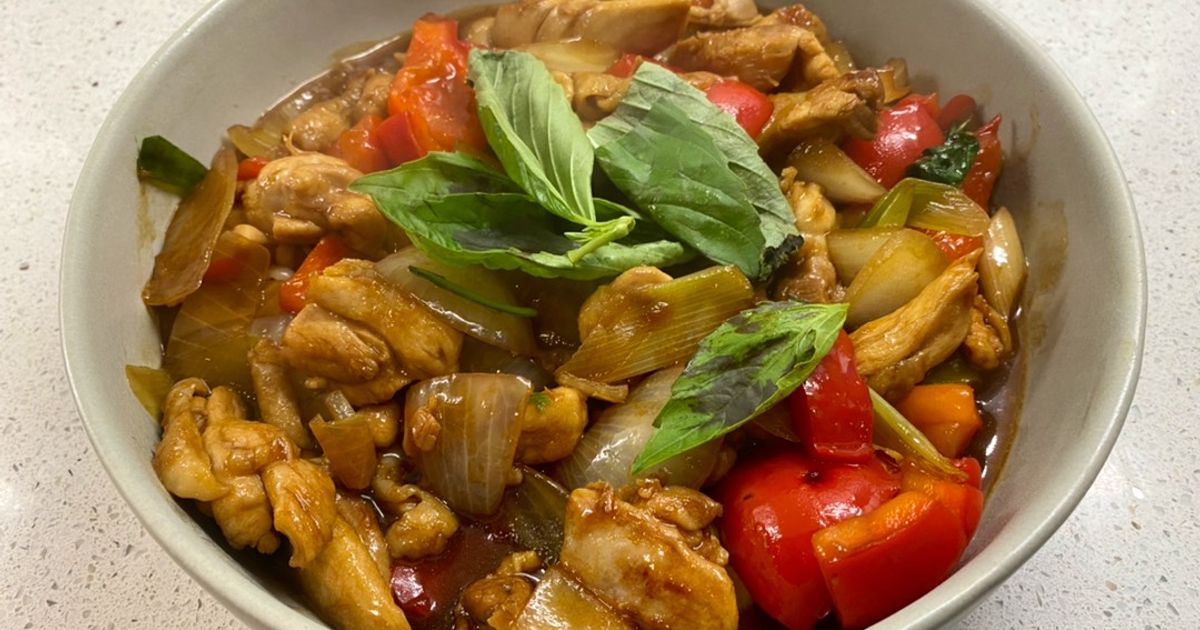 San Bei Ji (3 Cup Basil Chicken 三杯鸡) Recipe by Nadine Schweitzer - Cookpad