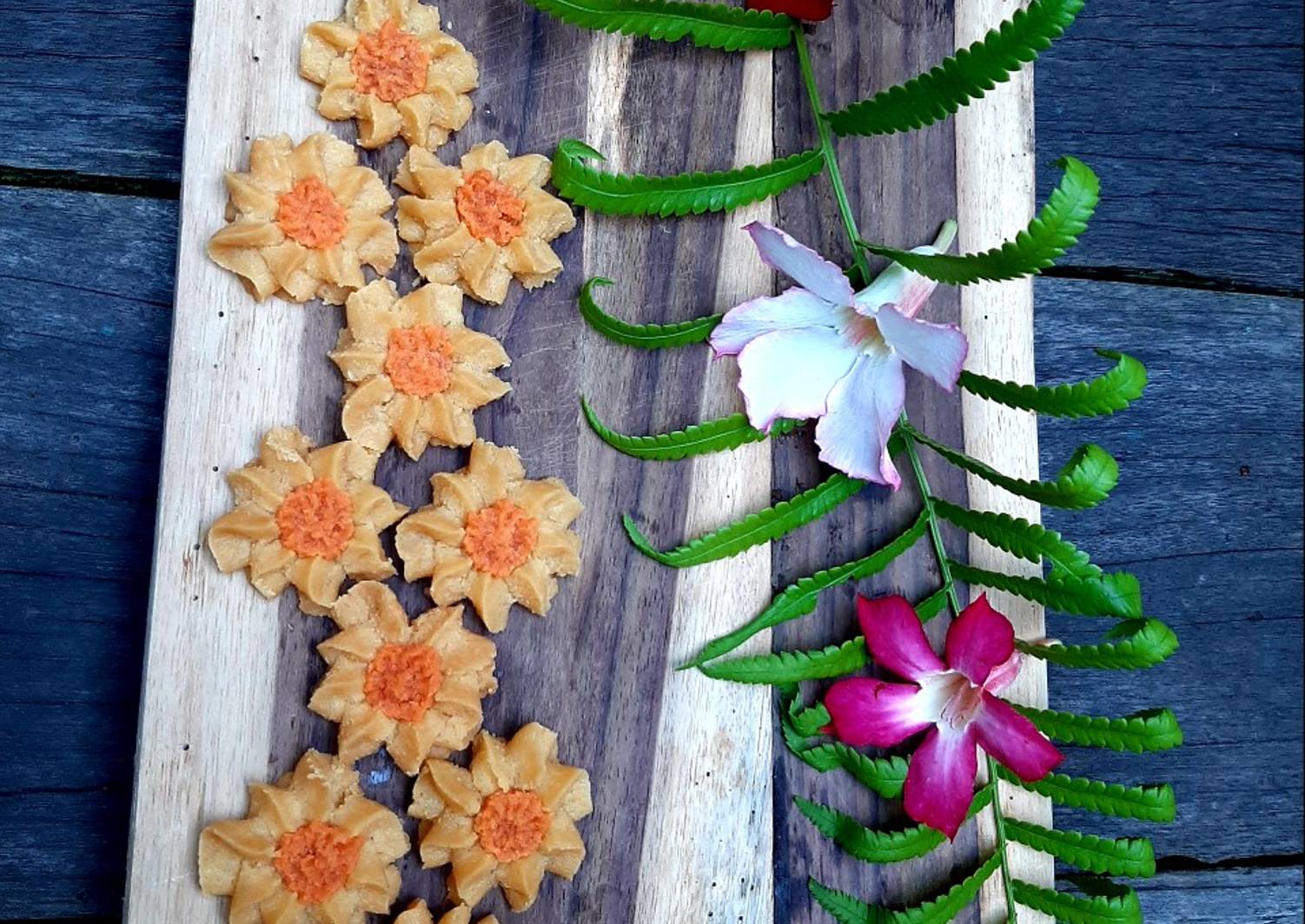 Resep Kue Kering Bunga (no gula) oleh HerlinaCs Lim - Cookpad