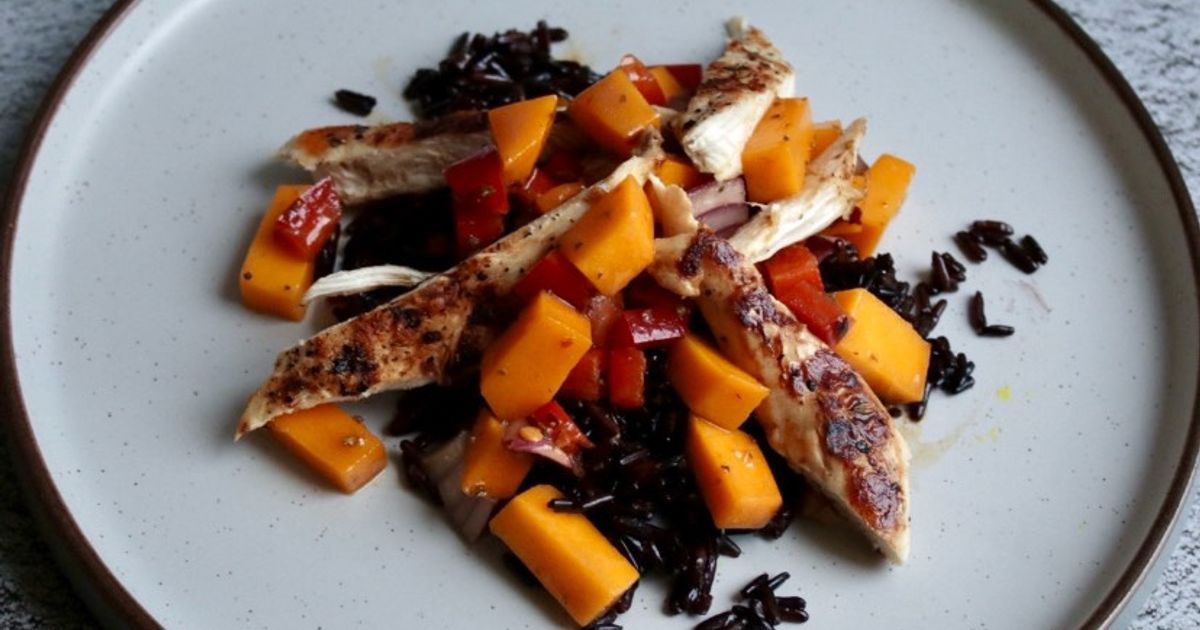 Chicken And Mango Salsa With Thai Riceberry Recipe by Yui Miles - Cookpad