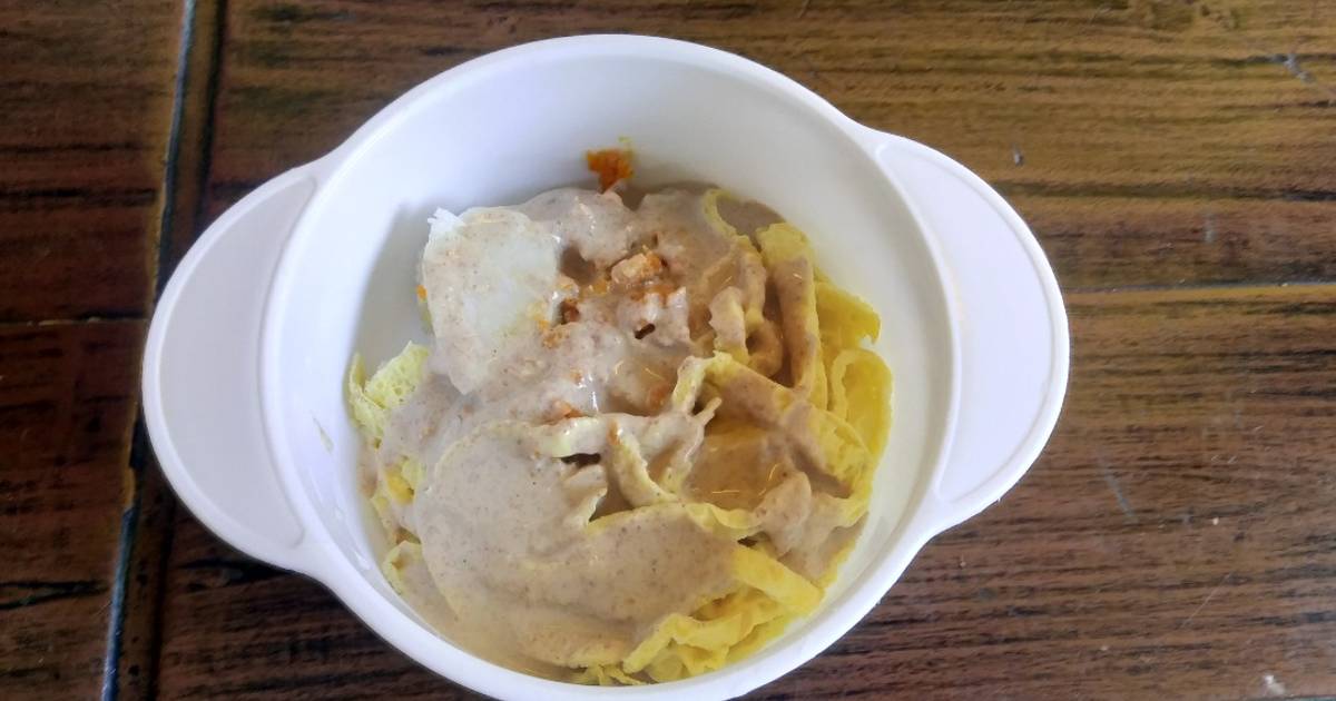 Resep Lontong Mie Telur Saus Kacang oleh Fivin Marufah Al Mufidah - Cookpad