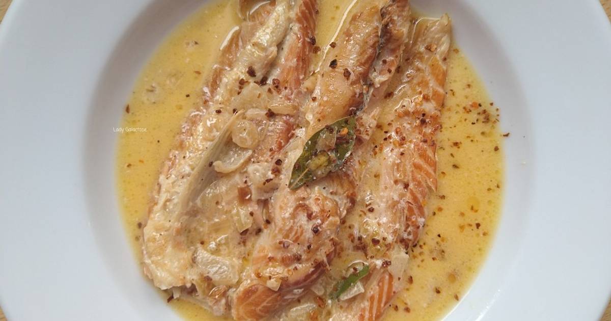 Salmon fins in cream Recipe by Lady Galactose - Cookpad