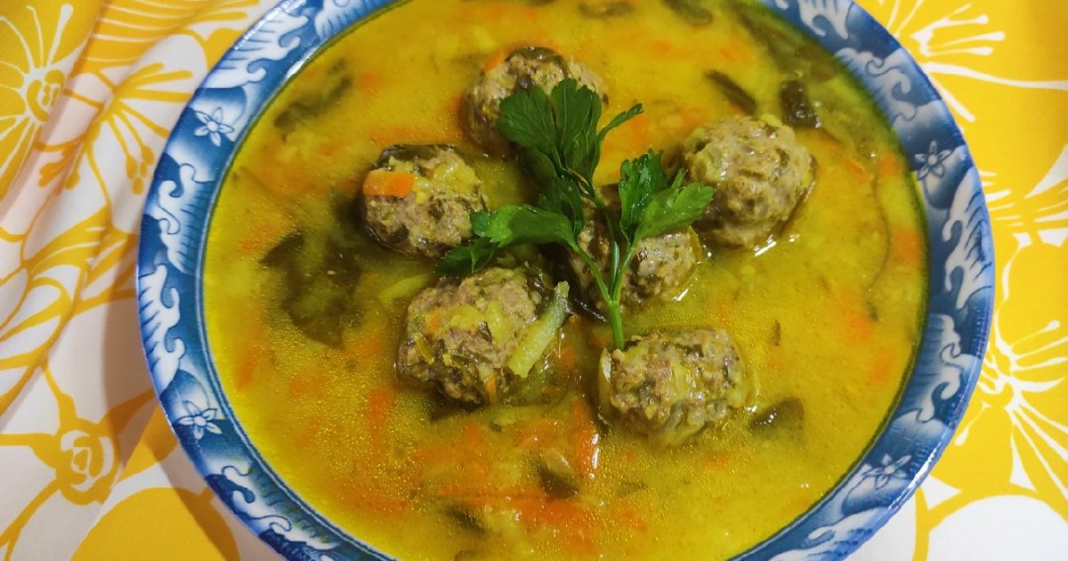 Σούπα με κεφτεδάκια πατάτες, καρότα, κολοκυθάκι και σπανάκι Συνταγή από ...