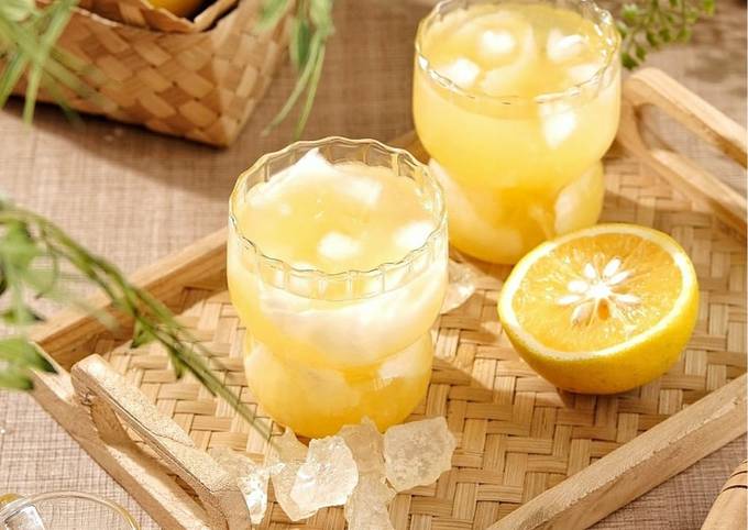 Resep Es jeruk kelapa muda oleh Alya Hadrami - Cookpad