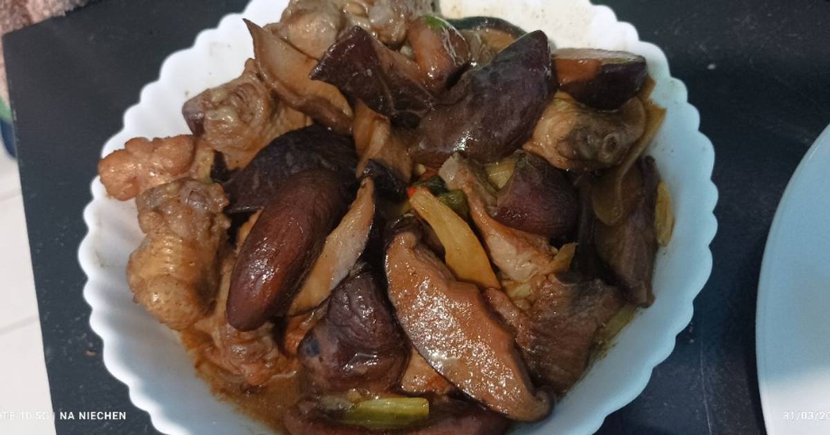 Resep Kaiyik man tungku / semur jamur dan ayam oleh Septiani Yuniar - Cookpad