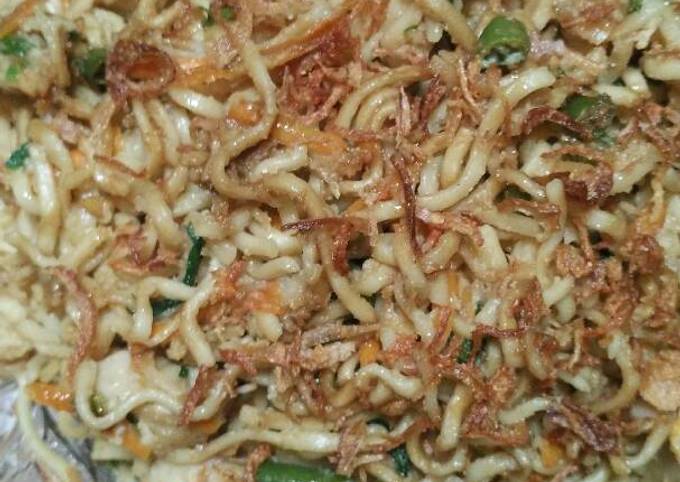 Resep Mie goreng rawit oleh Sesdia Angela - Cookpad