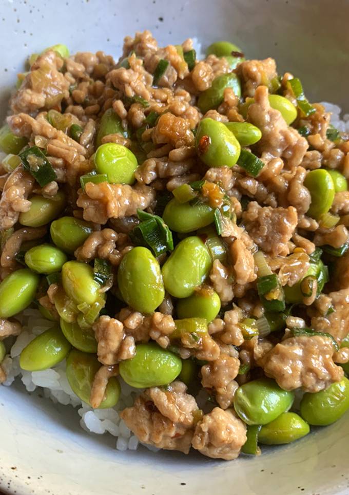 Pork Mince & Edamame Rice Bowl Recipe by Hiroko Liston - Cookpad
