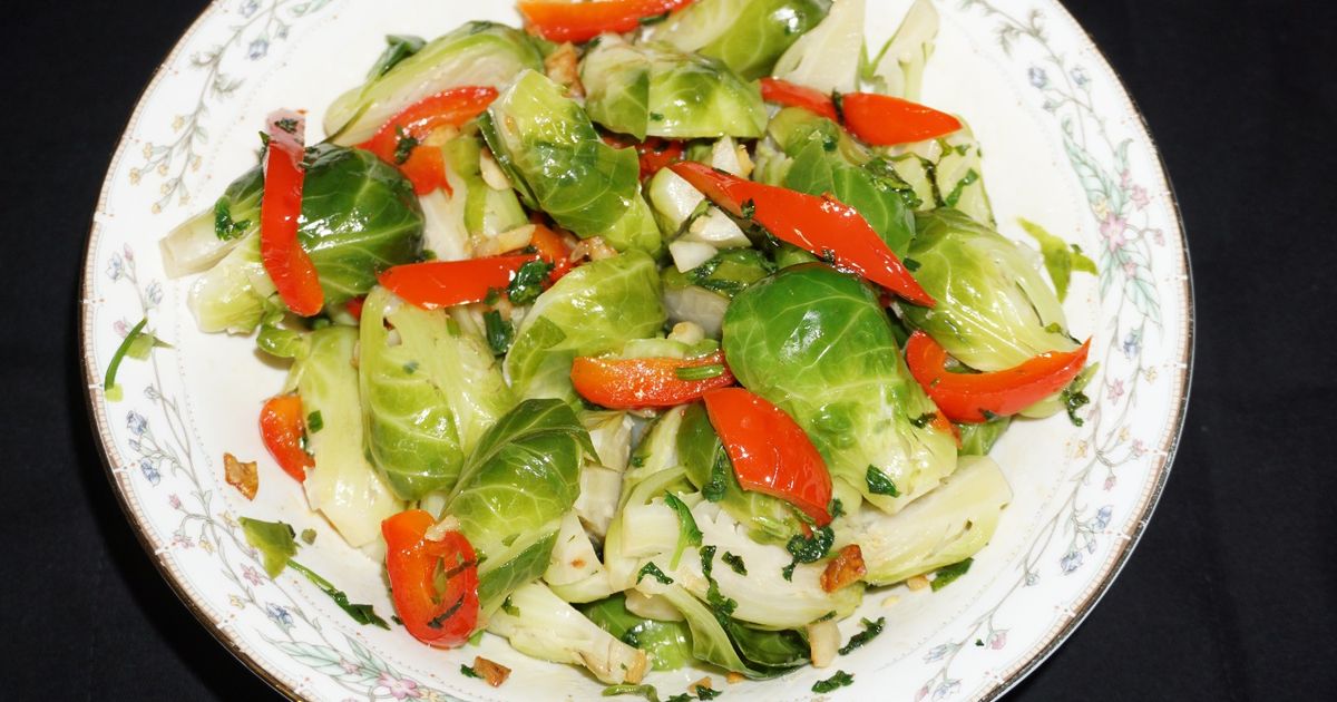 Repollitos Bruselas Con Salteado De Pimentones Receta de Jon Michelena ...