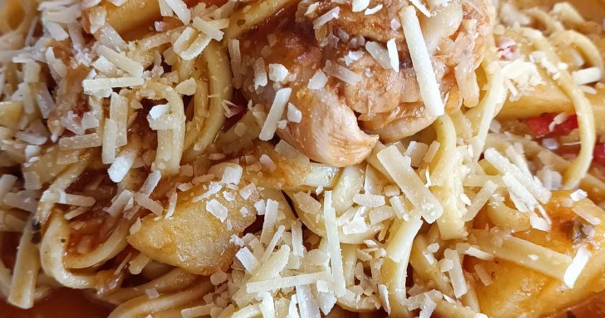 Tallarines con tuco de pollo Receta de María Pía 🇺🇾- Cookpad