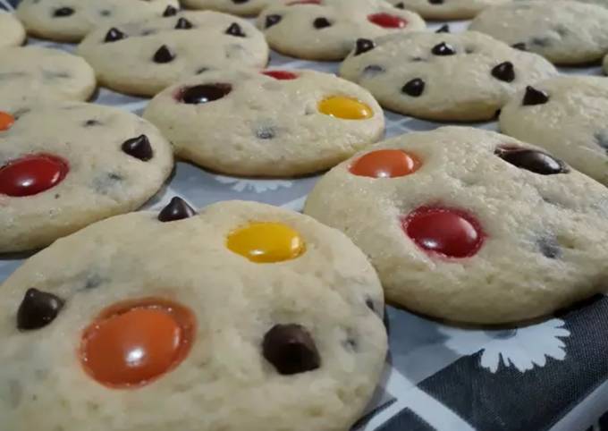 Cookies de manteca con chips de chocolate y rocklets Receta de Andrea ...
