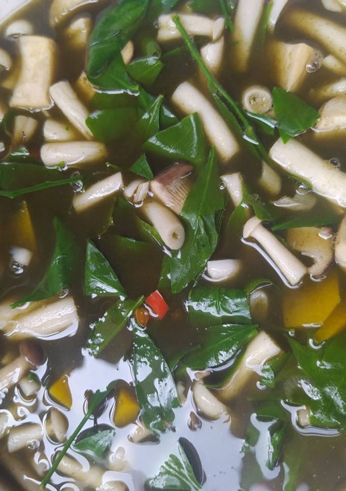 สูตร แกงเห็ดรวมใส่ผักหวาน โดย Claire S. - Cookpad
