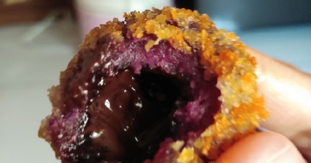 Resep Bola Ubi Ungu Lumer Dan Crispy oleh Nita Damayanti - Cookpad